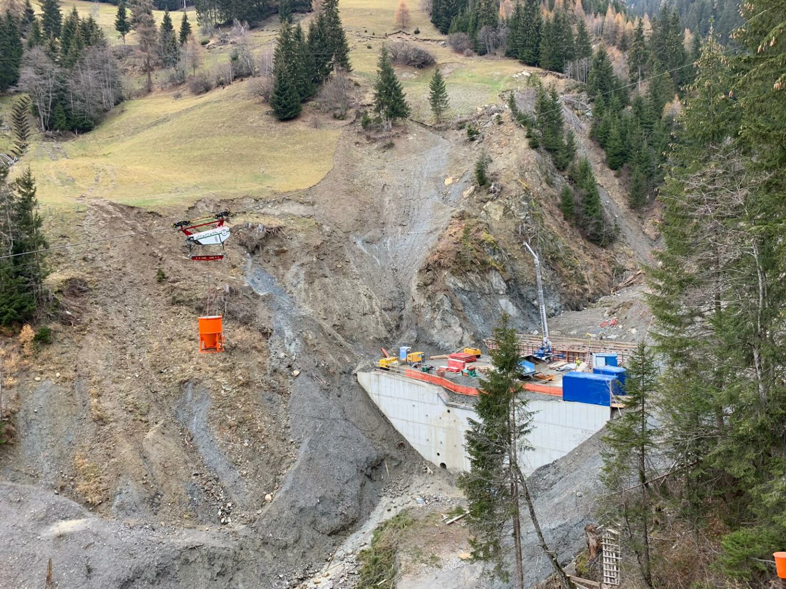 CONSTRUCTION OF A HYDRAULIC BARRAGE - seik-cableway.com
