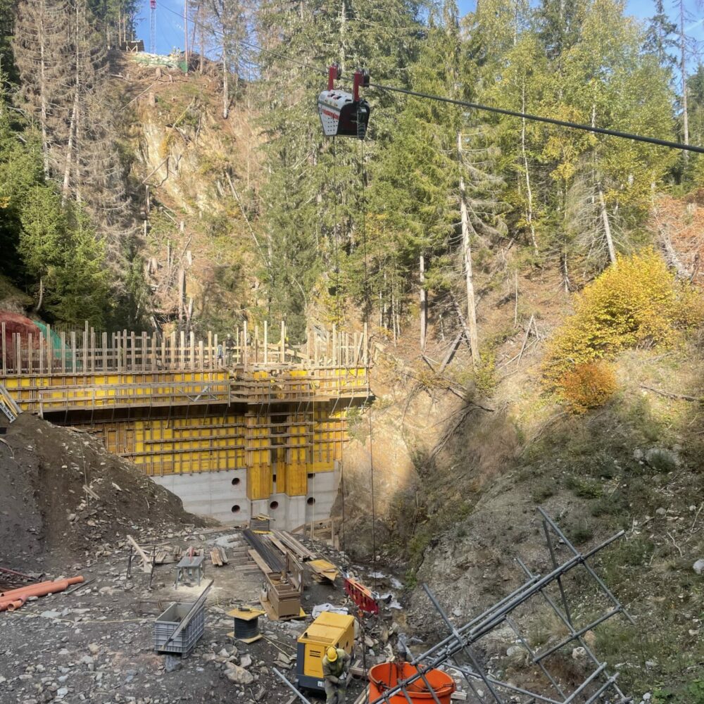 Materialseilbahnen: Maßgeschneiderte Lösungen für jeden Einsatzbereich